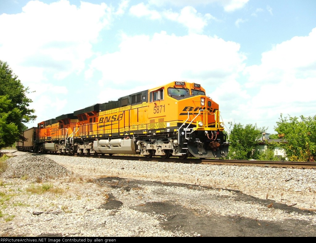 BNSF 5871